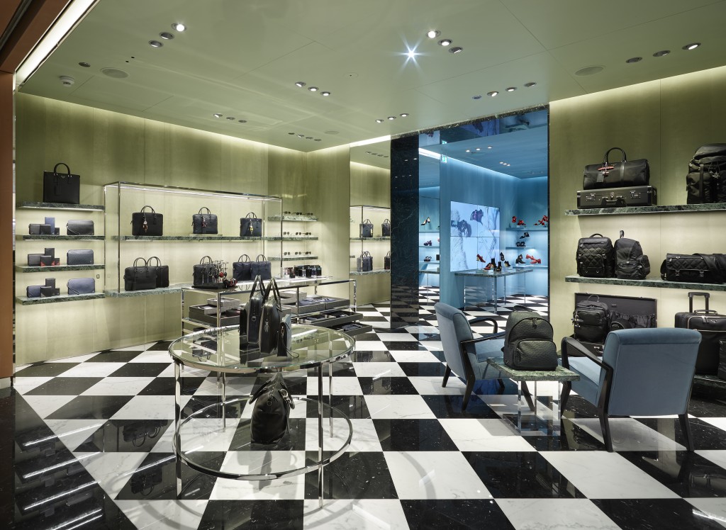 A NEW IMAGE FOR PRADA IN MUNICH’S DEPARTMENT STORE OBERPOLLINGER | WHAT ...